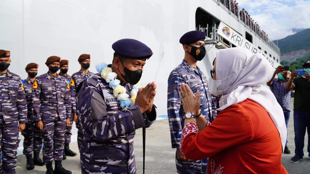 Penyambutan kedatangan KRI Dewaruci dan KRI Surabaya-591. – Pemerintah ...